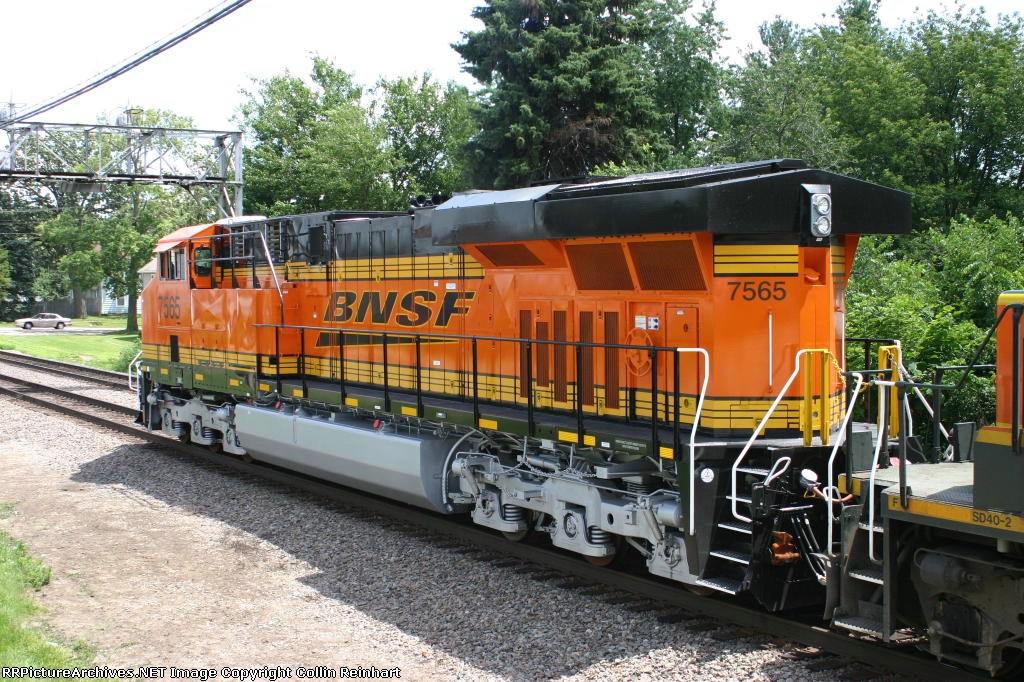 BNSF 7565